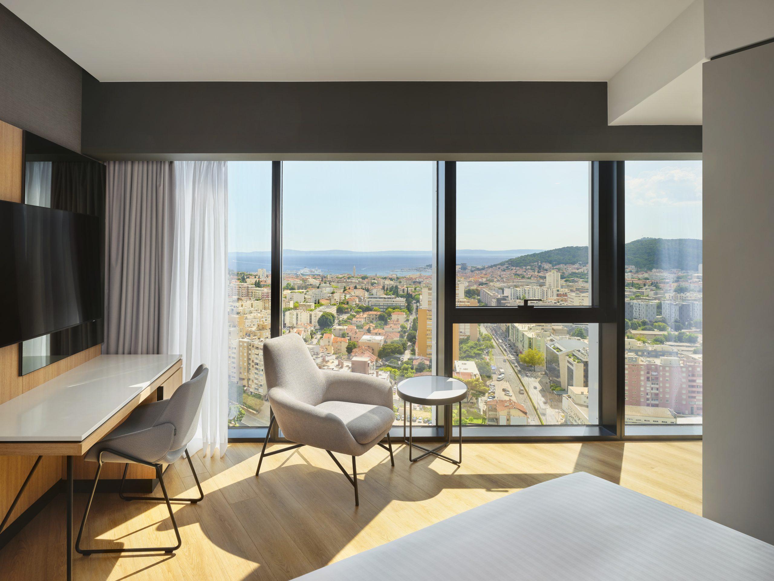 U Dalmatia Toweru, 135 metara visokom neboderu u Splitu, otvoren je ...