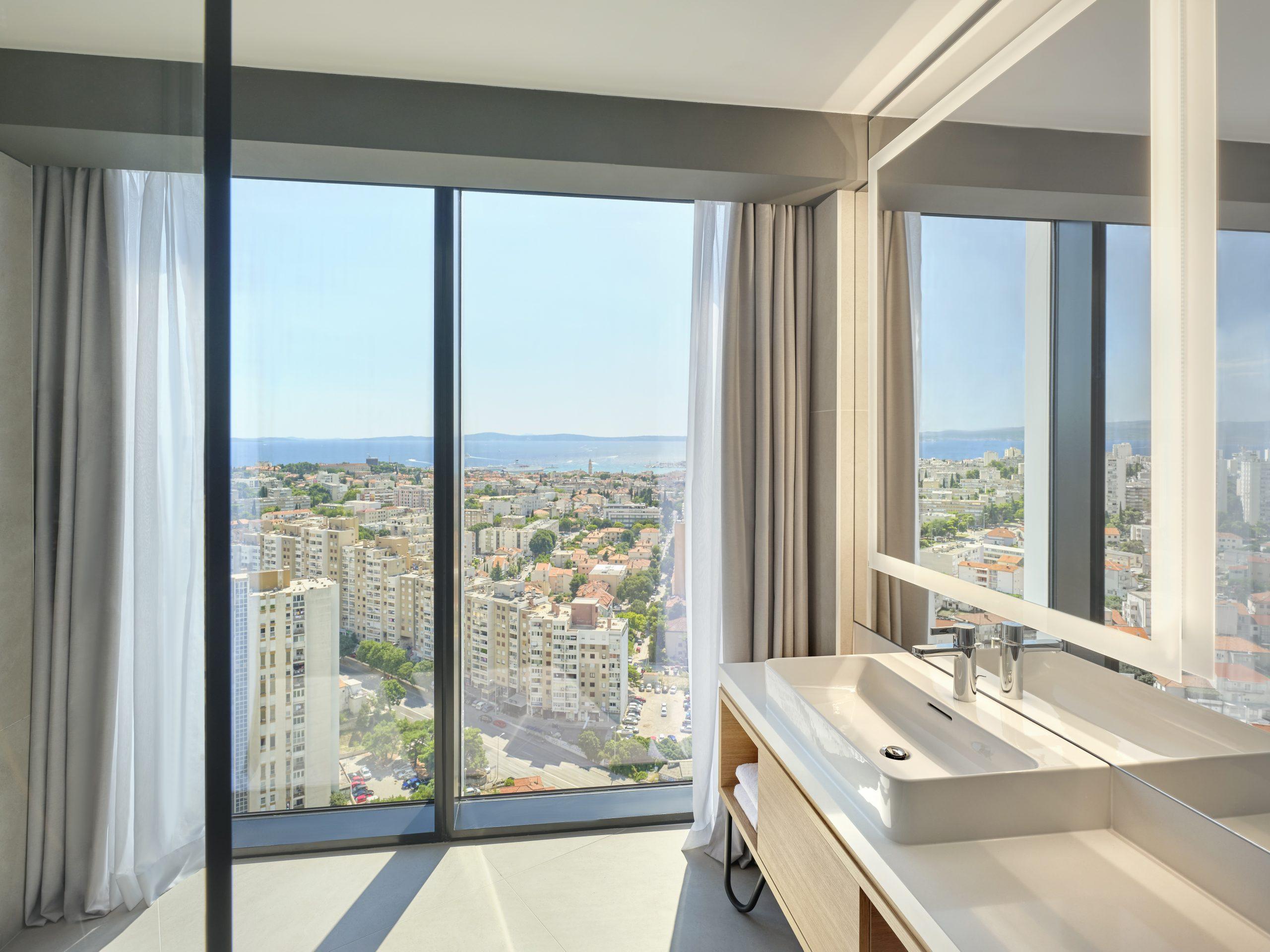 U Dalmatia Toweru, 135 metara visokom neboderu u Splitu, otvoren je ...